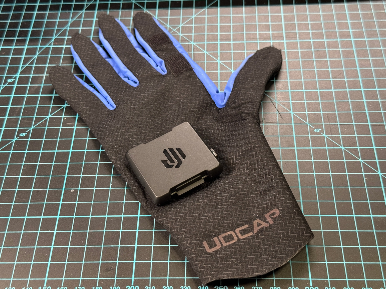 【VR】UDEXREALのSteamVR向けVRグローブ『UDCAP』を買ってみた | 月光お茶の間雑記